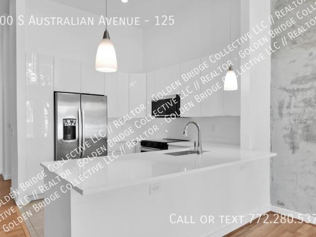 2 BR, 2.5 BA Apartment 300 S Australian Avenue, West Palm Beach, FL 33401