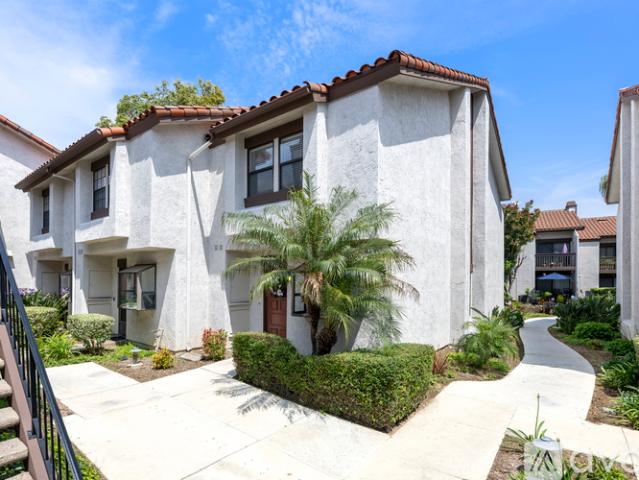 2 BR, 2.5 BA Apartment 319 Molokai Drive, Placentia, CA 92870