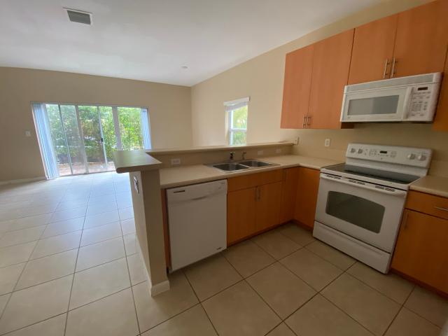 2 BR, 2.5 BA Apartment 3102 NW 24 Way#18, Oakland Park, FL 33309