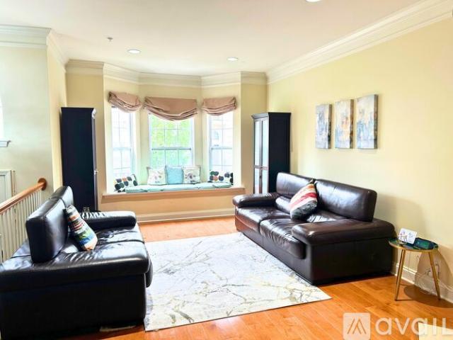 2 BR, 2.5 BA Apartment 31 Mallard Pl, Unit 31, Secaucus, NJ 07094