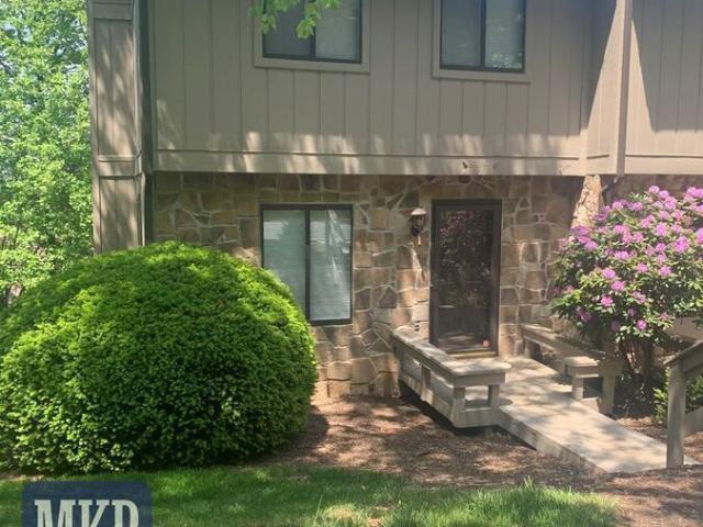 2 BR, 2.5 BA Apartment 3377 Kelly Ln Roanoke, VA 24018