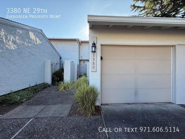 2 BR, 2.5 BA Apartment 3380 NE 29th, Gresham, OR 97030