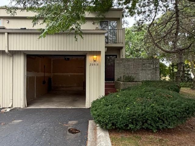 2 BR, 2.5 BA Apartment 39515 Country Lane, Unit 8, Novi, MI 48375