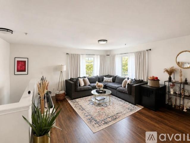 2 BR, 2.5 BA Apartment 3967 Picasso Court, Unit Renaissance Townhomes, Charlotte, NC 28205