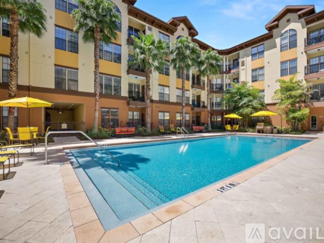 2 BR, 2.5 BA Apartment 4020 W Palmetto St, Unit 2, Tampa, FL 33607