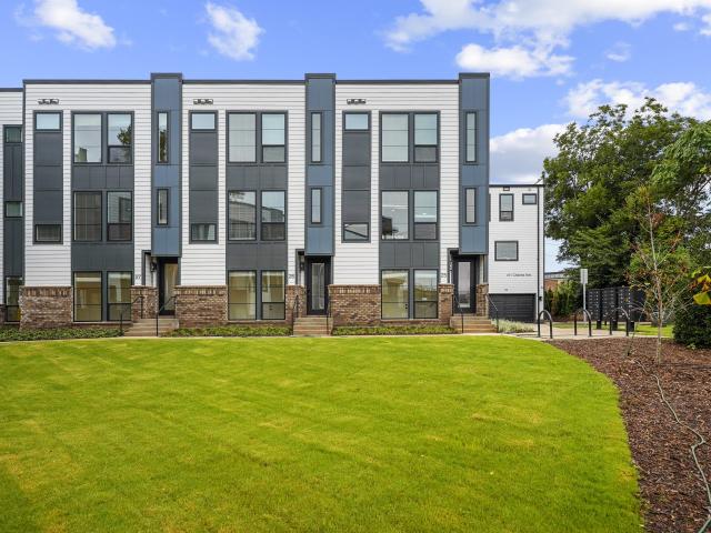 2 BR, 2.5 BA Apartment 411 Charles Avenue Unit 3, Charlotte, NC 28205