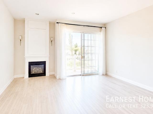 2 BR, 2.5 BA Apartment 4348 Mammoth Avenue, Sherman Oaks, CA 91423