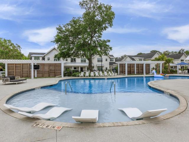 2 BR, 2.5 BA Apartment 4550 Atrium Court Unit 4646, Wilmington, NC 28405