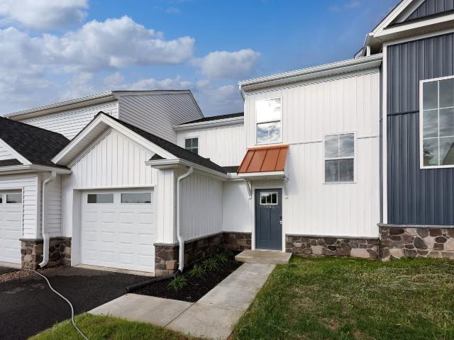 2 BR, 2.5 BA Apartment 5001 Walden Way Unit 7065, Middletown, PA 17057