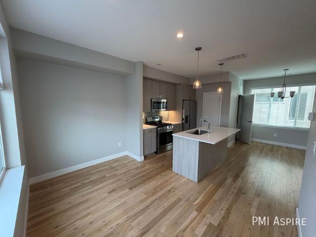 2 BR, 2.5 BA Apartment 5159 W 10th Ave, Denver, CO 80204
