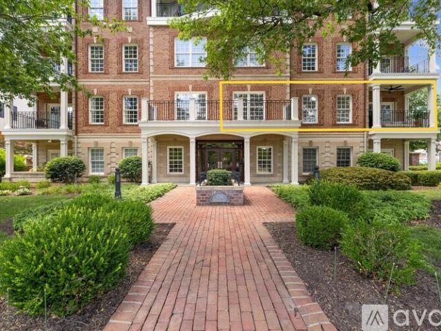 2 BR, 2.5 BA Apartment 5241 Monument Avenue, Unit 2A, Richmond, VA 23226