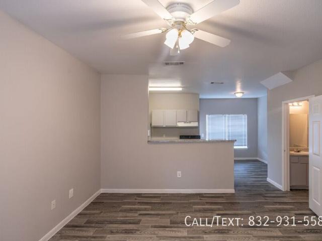 2 BR, 2.5 BA Apartment 5300 Aeropark Dr, Houston, TX 77032