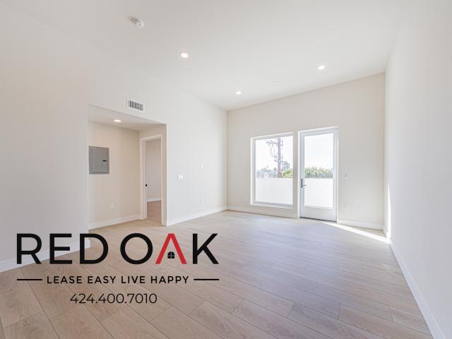 2 BR, 2.5 BA Apartment 5320 Cartwright Ave, Los Angeles, CA 91601