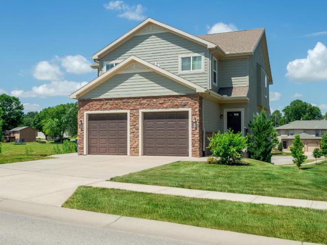 2 BR, 2.5 BA Apartment 5331 Findley Unit 5365H, Shawnee, KS 66226