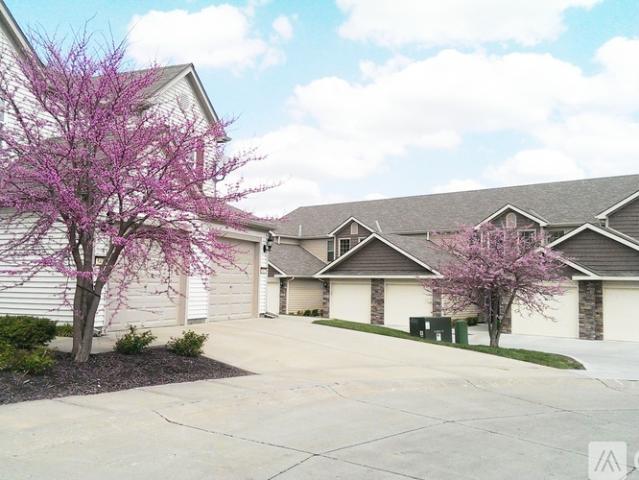 2 BR, 2.5 BA Apartment 5427 North Hickory Street, Unit Kinsley Forest town homes, Kansas City, MO 64118