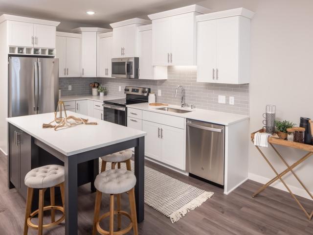 2 BR, 2.5 BA Apartment 5603 Manitou Rd Unit 1125, Excelsior, MN 55331