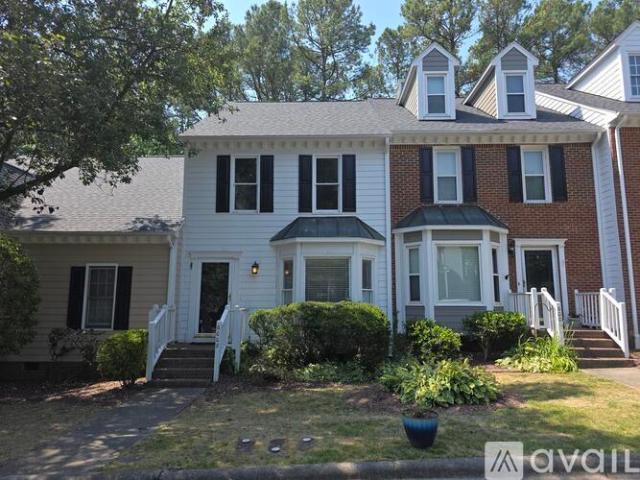 2 BR, 2.5 BA Apartment 6008 Epping Forest Dr, Unit Raleigh, NC 27613