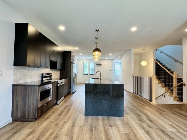 2 BR, 2.5 BA Apartment 6115 Nieman Rd, Shawnee, KS 66203