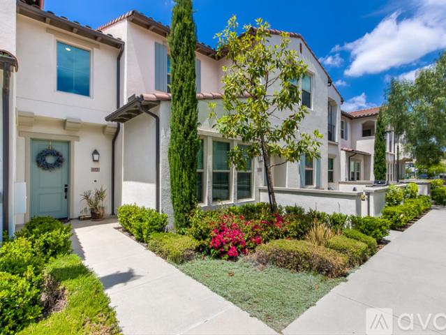 2 BR, 2.5 BA Apartment 613 Trailblaze, Irvine, CA 92618