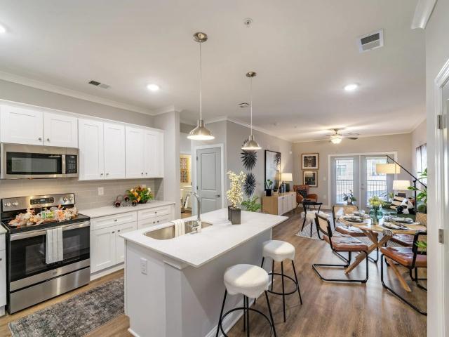 2 BR, 2.5 BA Apartment 650 Polina Avenue Unit 711, Spartanburg, SC 29303