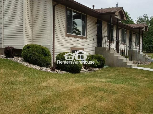 2 BR, 2.5 BA Apartment 6762 Gretchen Ct N, Oakdale, MN 55128