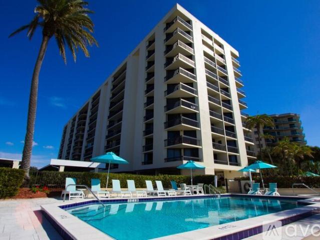 2 BR, 2.5 BA Apartment 690 Island Way, Unit 702, Clearwater Beach, FL 33767