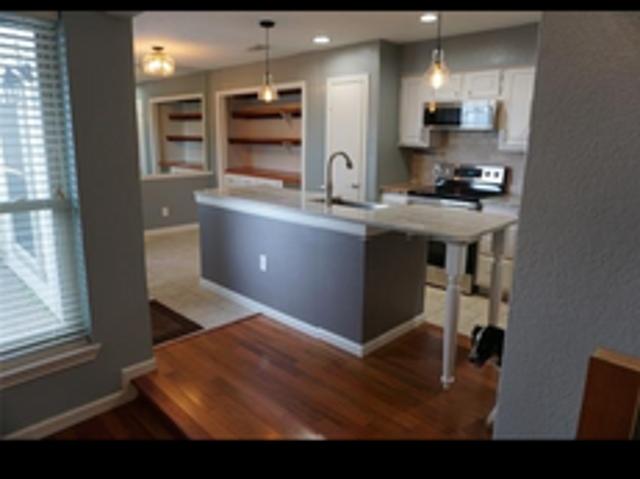 2 BR, 2.5 BA Apartment 714 East Wall Street, Unit 106, Grapevine, TX 76051