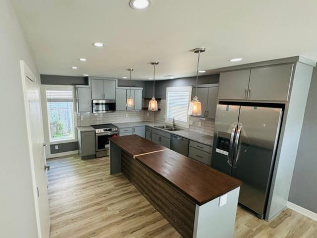2 BR, 2.5 BA Apartment 748 Seminary Street, Kansas City, KS 66103