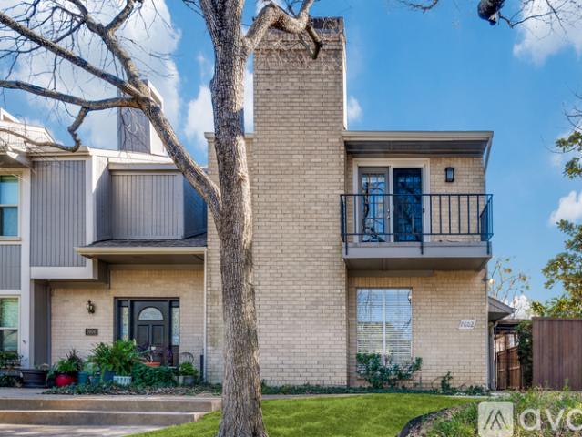 2 BR, 2.5 BA Apartment 7602 Woodthrush Dr, Unit 1, Dallas, TX 75230
