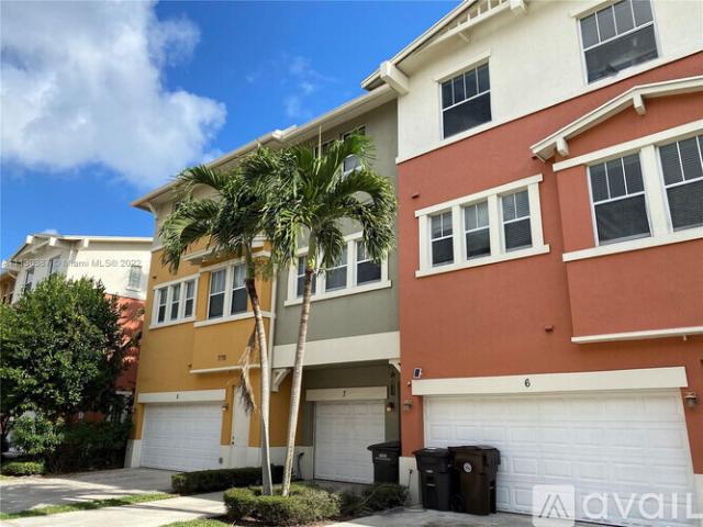 2 BR, 2.5 BA Apartment 770 Millbrae Ct, Unit 7, West Palm Beach, FL 33401