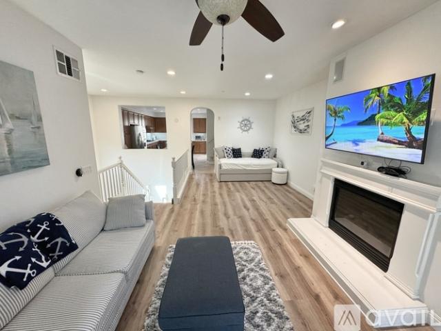 2 BR, 2.5 BA Apartment 7972 Aldea Cir, Unit 1, Huntington Beach, CA 92648