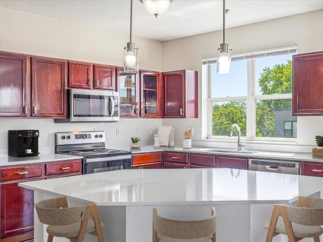 2 BR, 2.5 BA Apartment 808 Berry Street Unit 430, Saint Paul, MN 55114