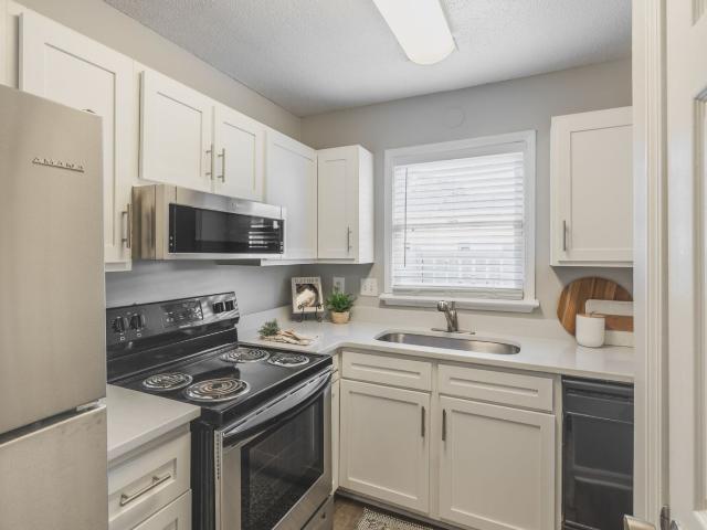 2 BR, 2.5 BA Apartment 8150 Prestwick Court Unit 8107R, Charleston, SC 29406