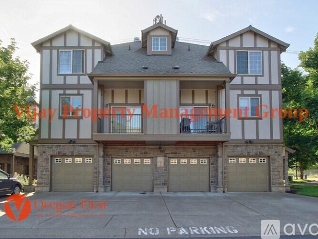 2 BR, 2.5 BA Apartment 825 NE Wheelock Pl, Unit 1, Hillsboro, OR 97006