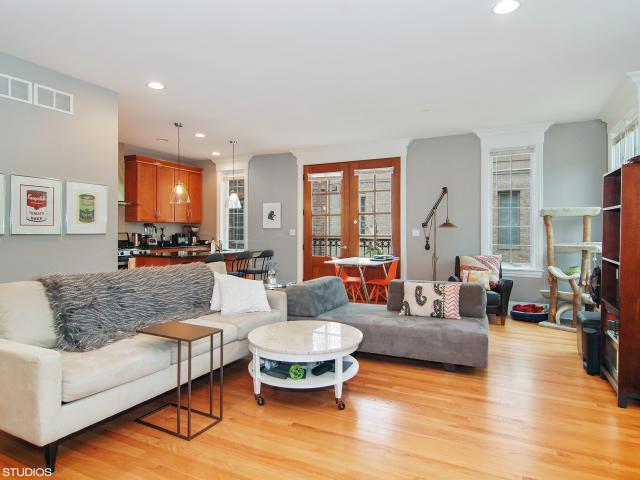 2 BR, 2.5 BA Apartment 829 S La Grange Rd, La Grange, IL 60525
