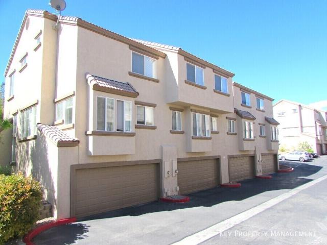 2 BR, 2.5 BA Apartment 8404 Tiger Woods Ave, Las Vegas, NV 89128