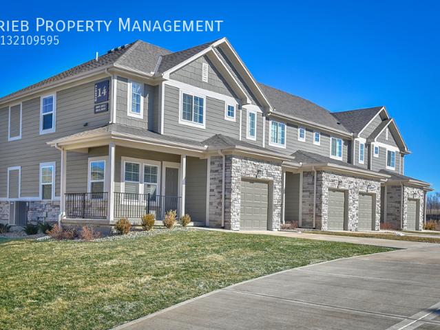 2 BR, 2.5 BA Apartment 8769 Findley St Interior, Lenexa, KS 66227