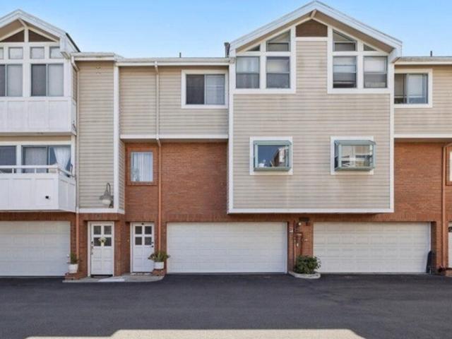 2 BR, 2.5 BA Apartment 877 South B Street, Unit 877, Oxnard, CA 93030