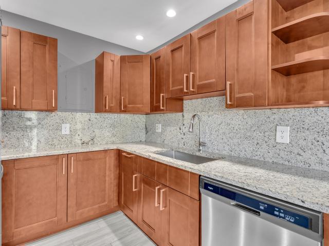 2 BR, 2.5 BA Apartment 8911 NW 28th Dr, CORAL SPRINGS, FL 33065