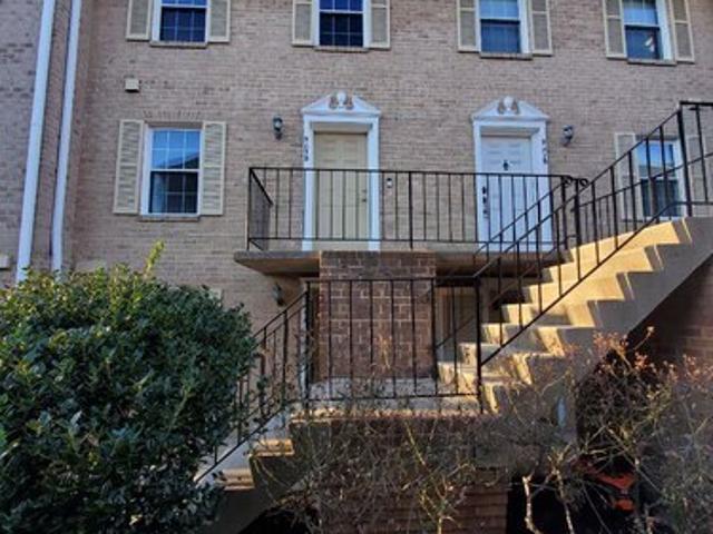 2 BR, 2.5 BA Apartment 905 South Rolfe Street, Unit Apt B, Arlington, VA 22204