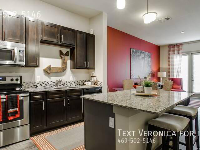 2 BR, 2.5 BA Apartment 900 Matisse Dr, Ft. Worth, TX 76107