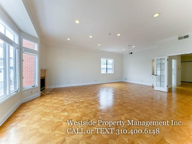 2 BR, 2.5 BA Apartment 911 5th St, Santa Monica, CA 90403