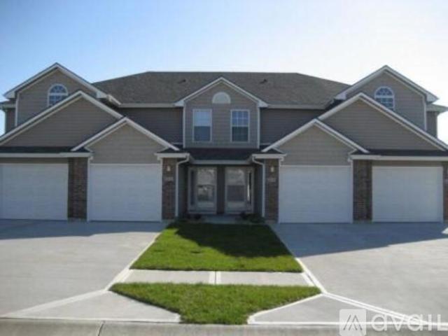 2 BR, 2.5 BA Apartment 912 SW Imperial Ln, Unit 1, Blue Springs, MO 64064