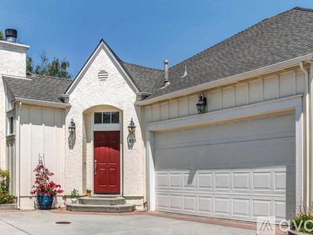 2 BR, 2.5 BA Apartment 933 Nobel Drive, Santa Cruz, CA 95060