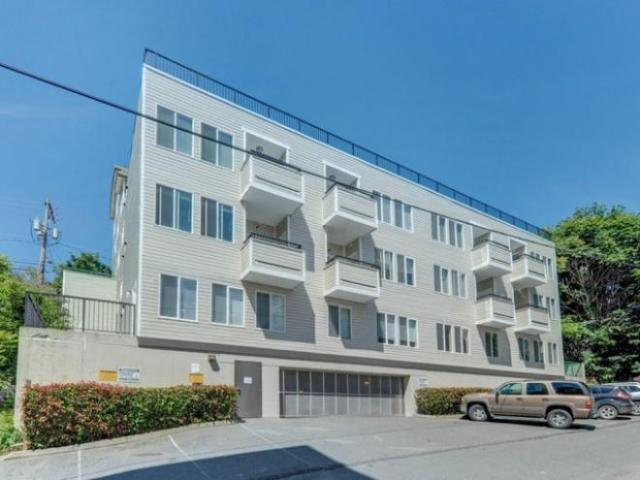 2 Br, 2 bath, Apartment 1620 Dexter Ave