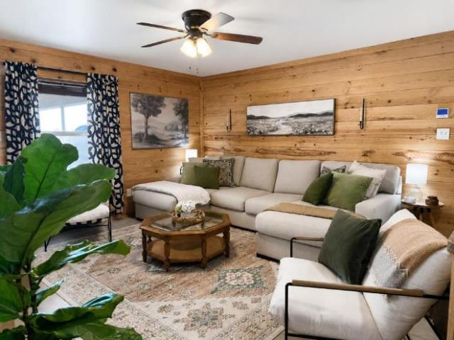 2 Br, 2 bath, Townhouse 1517 County Rd 706