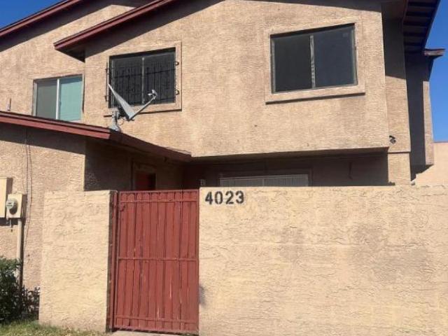 2 Br, 2 bath, Townhouse 4023 W Reade Ave
