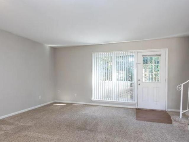 2 Br, 2 bath, Townhouse 5581 Burnlee Pl