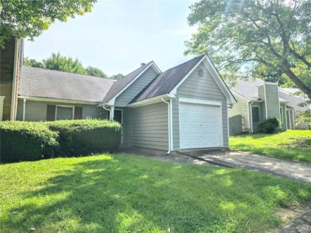 2 Br, 2 bath, Townhouse 8020 Woodlake Dr