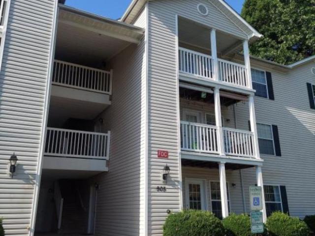 2 Br, 2 bath, Townhouse 905 Hanahan Ct